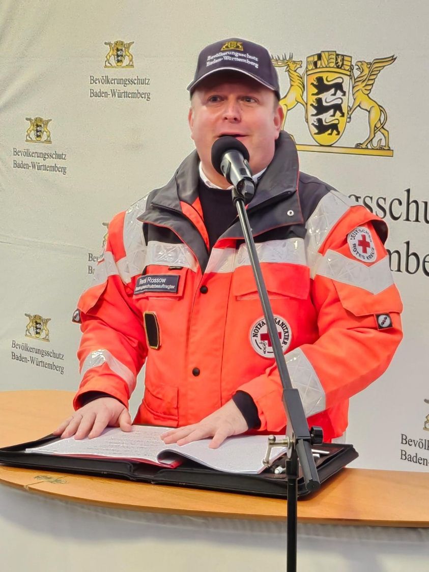 Übergabe von 10 Zivil- und Katastrophenschutz-Fahrzeugen in Abstatt ...